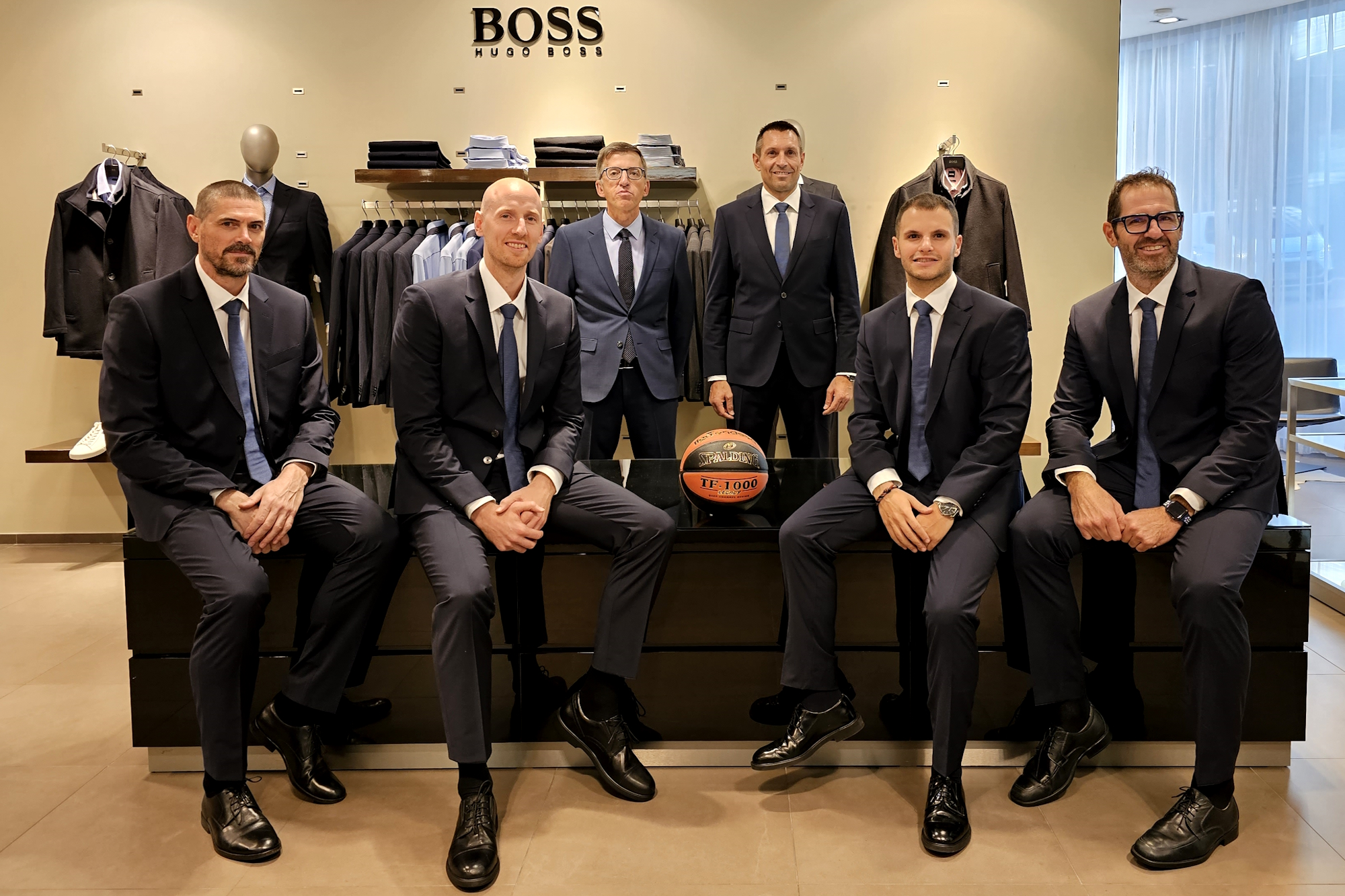 Hugo Boss ja vesteix al Cos Tècnic del MoraBanc Andorra gràcies a Via ...